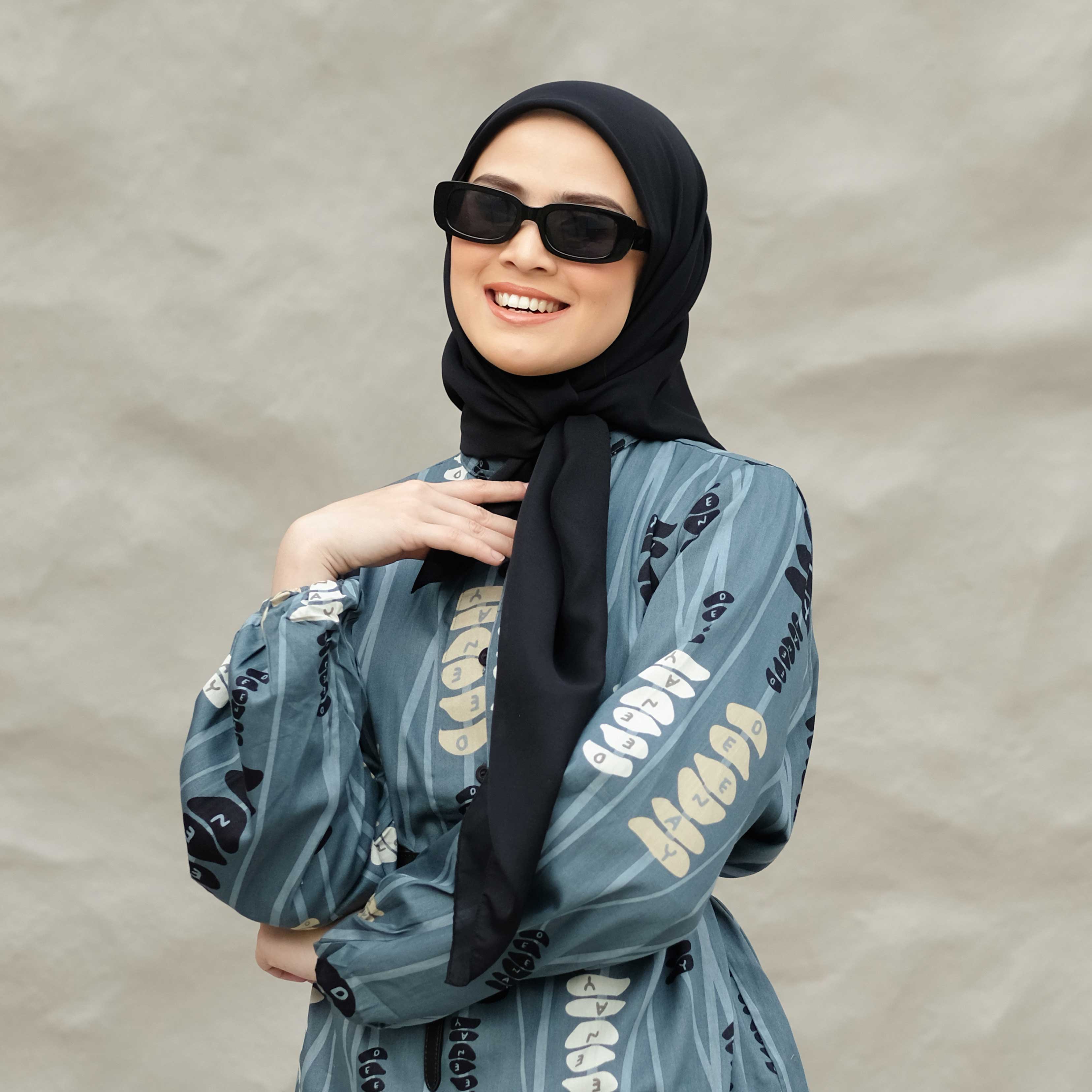 HIJAB DEENAY FLORENCE PLAIN SERIES – Deenay.id
