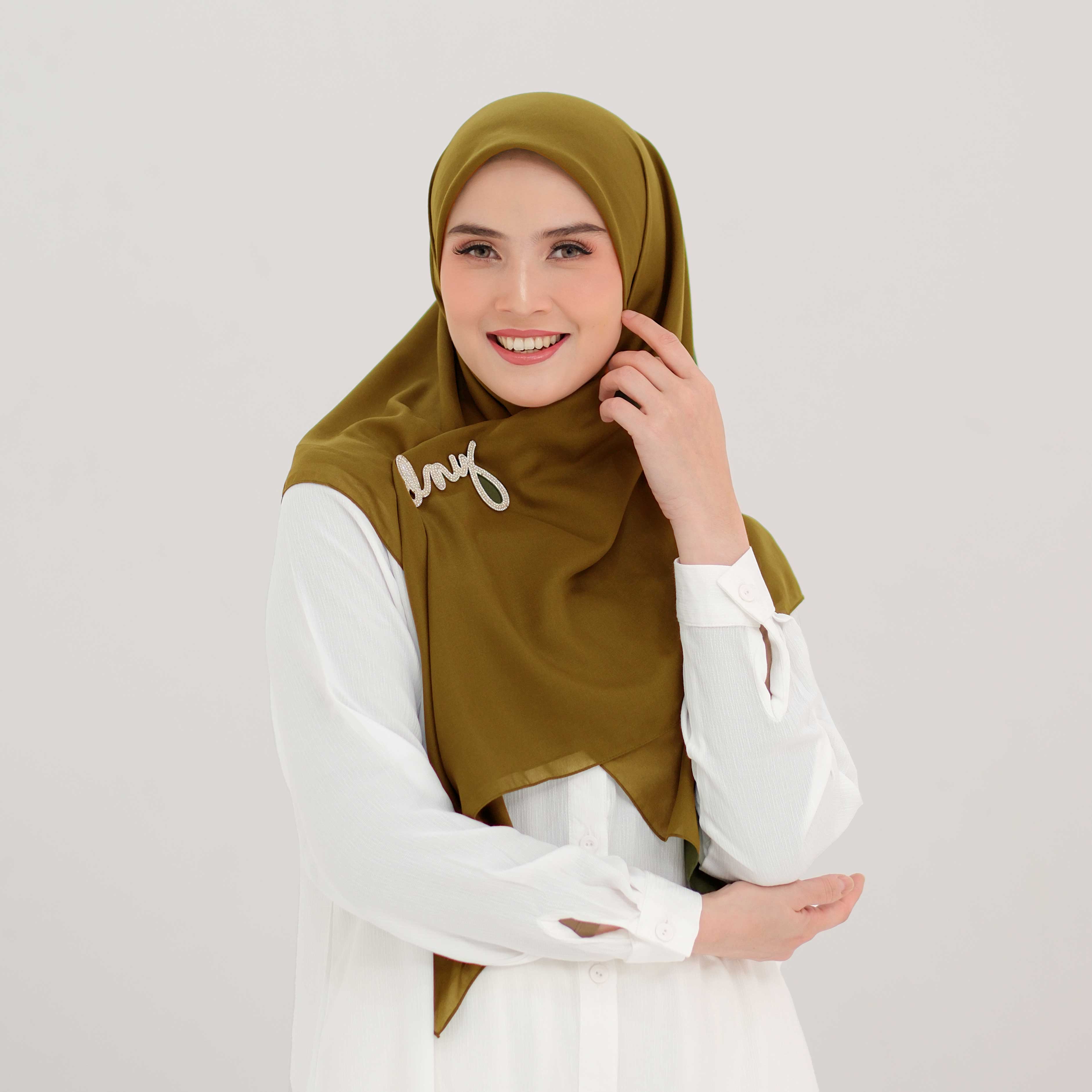 HIJAB DEENAY LIZA PLAIN MATTE GOLD VOAL SERIES VOL. 1 – Deenay.id